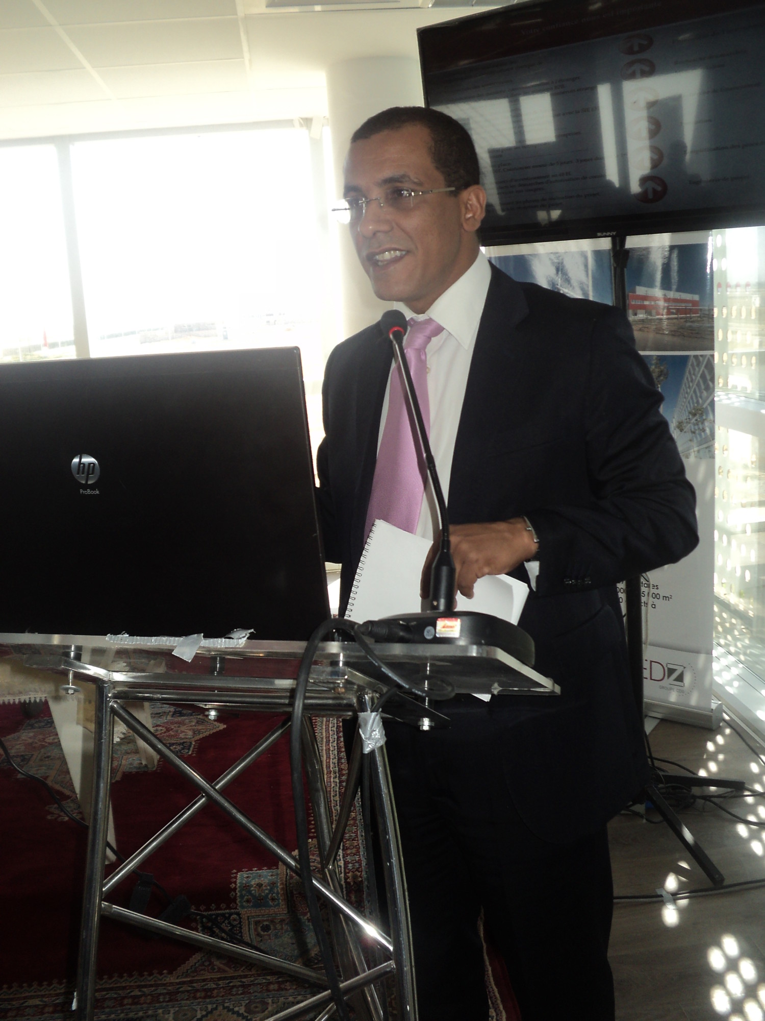 كيف يستقبل CRI المستثمر؟VIDEO - وجدة - Oujdaregion موقع اخباري - Oujda